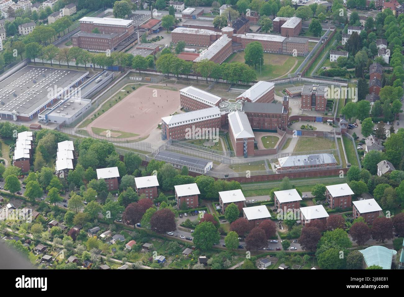11 May 2022, Hamburg: View of the Fuhlsbüttel correctional facility ...