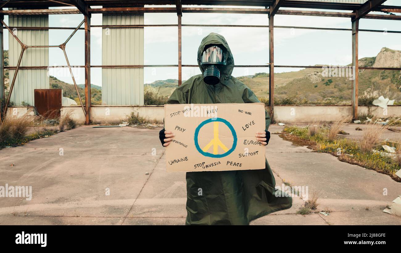 Ukrainian man holding peace placard hi-res stock photography and images ...