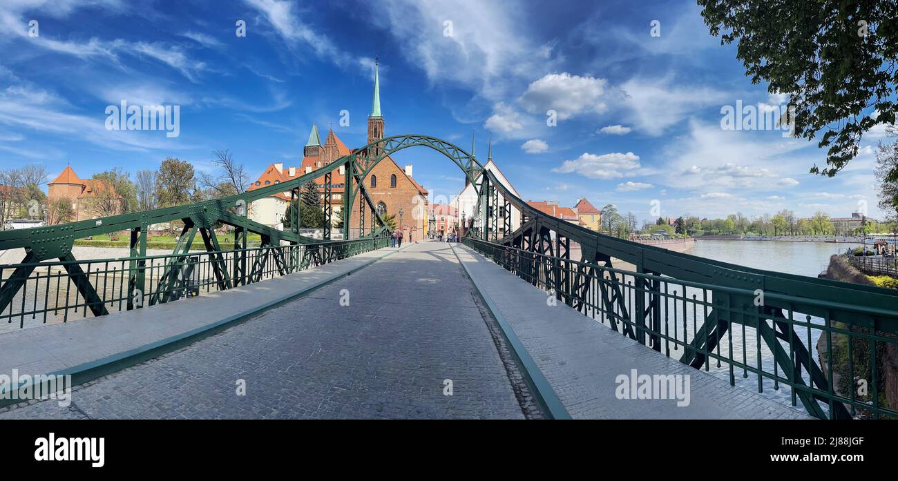 bridge to island Tumski, Wroclaw, Poland Stock Photo - Alamy