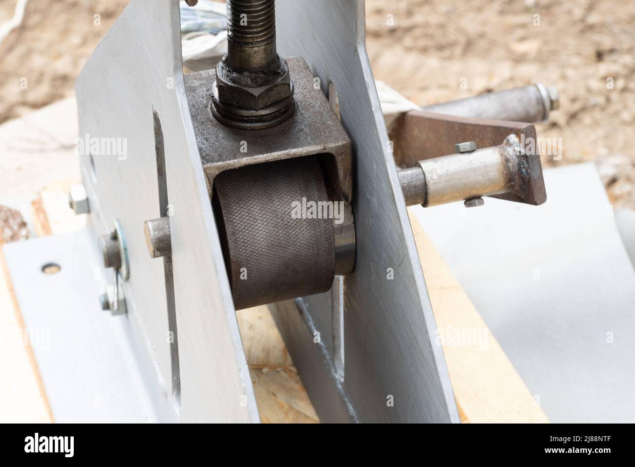 Bending of metal hi-res stock photography and images - Alamy