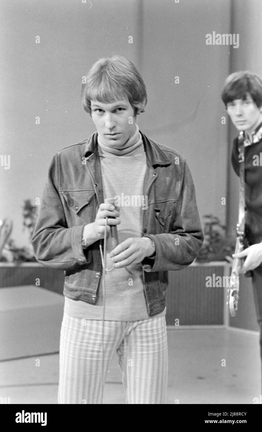 MANFRED MANN UK rock group in August 1966. Lead singer Mike d,Abo ...