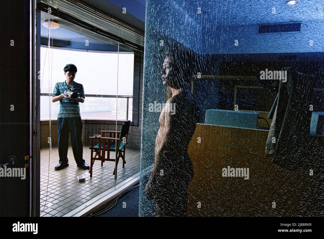 KANG-SHENG LEE in THE SKYWALK IS GONE (2002) -Original title: TIAN QIAO BU JIAN LE-, directed by ...