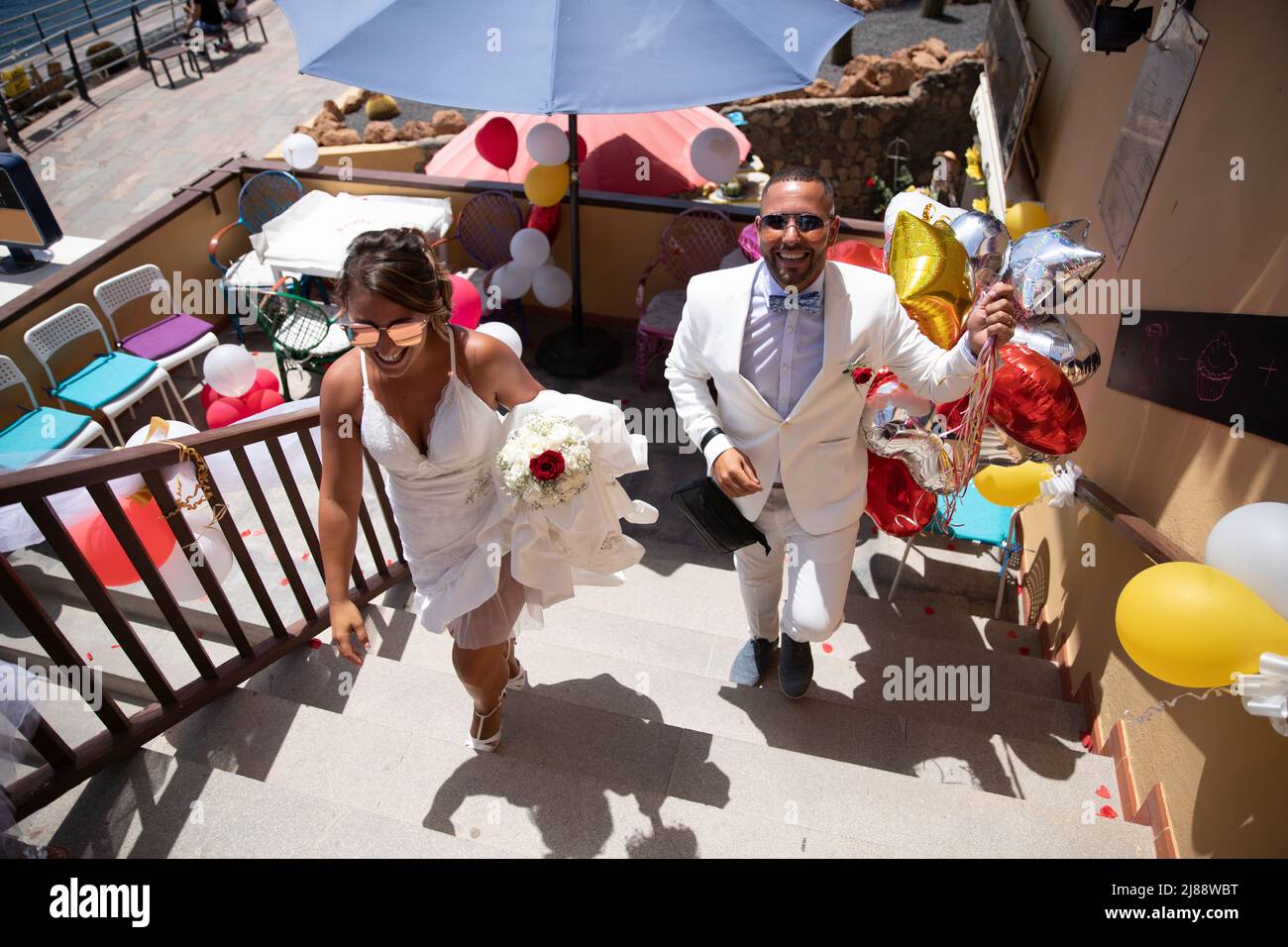 Beautiful young couple celebrates hi-res stock photography and images ...