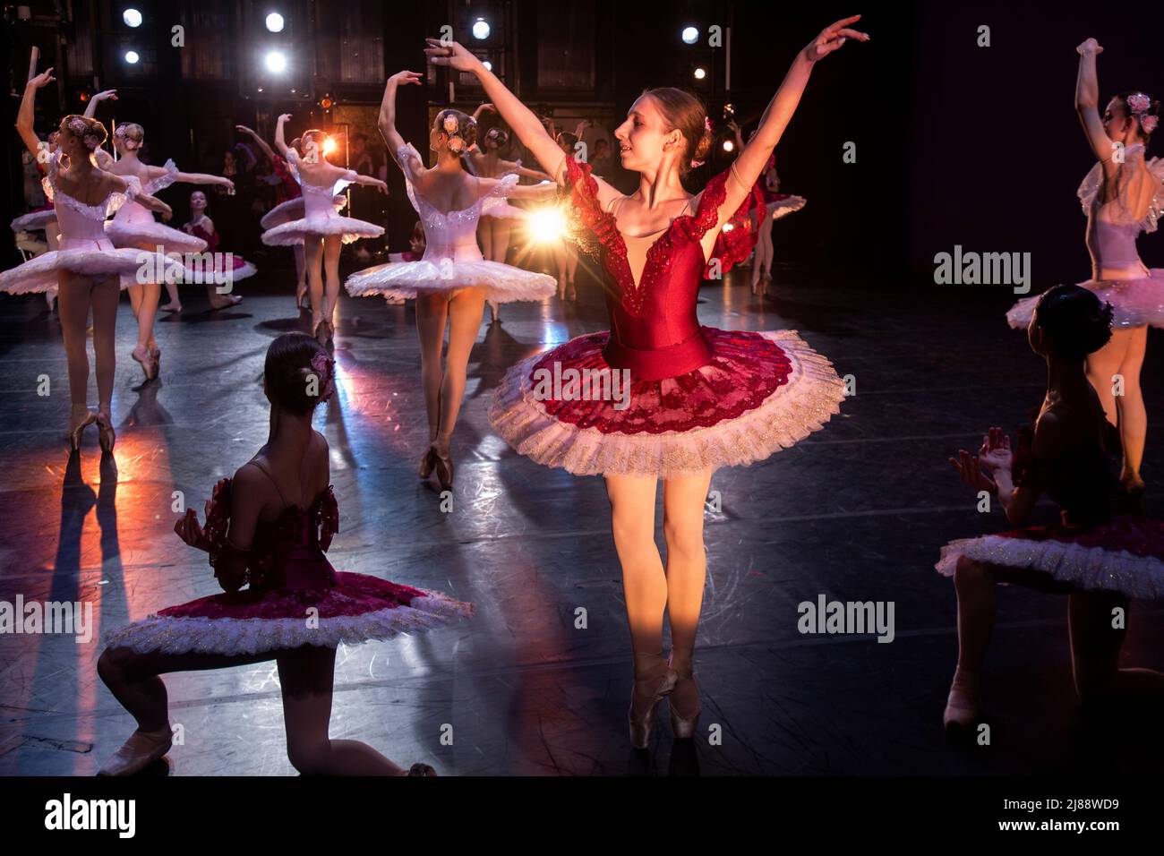 Dance ballerina ballet russian hi-res stock photography and images - Alamy