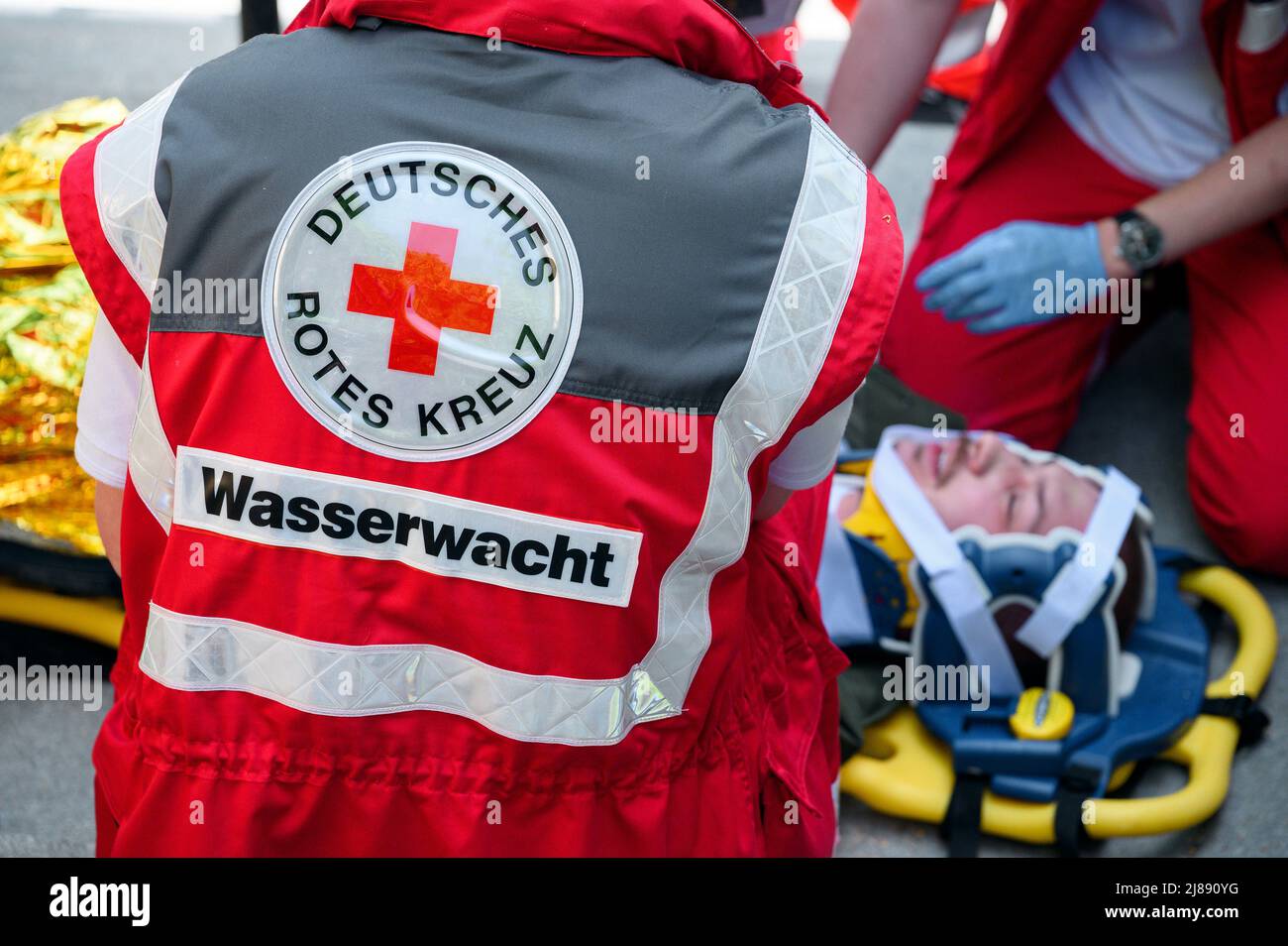 Ilmenau, Germany. 14th May, 2022. The DRK lifeguards from the Chemnitz ...