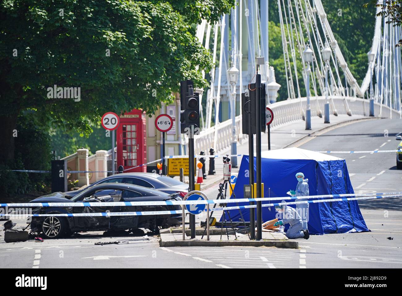 Police forensic officers at the scene at Cheyne Walk in Chelsea, London ...
