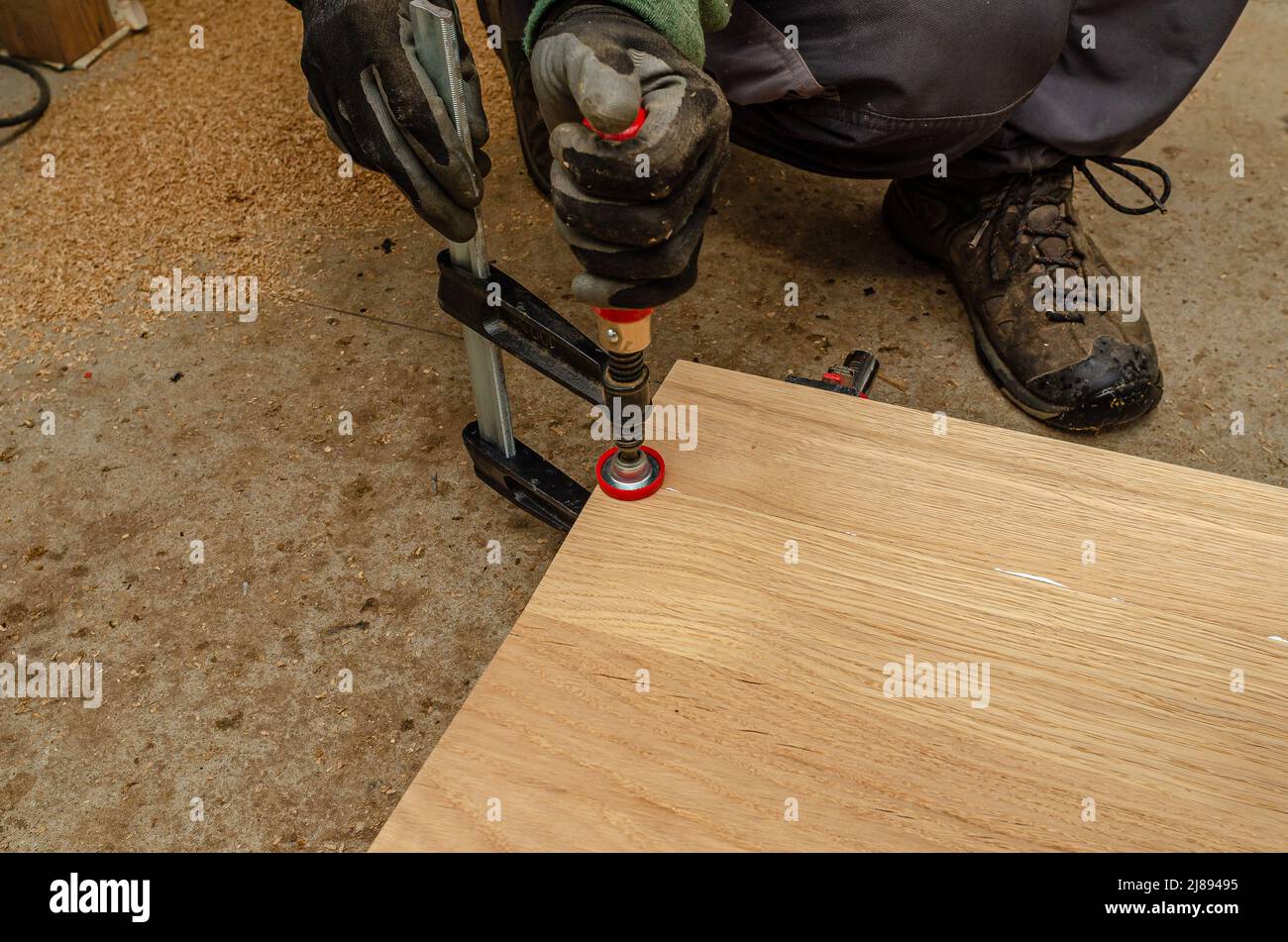 Log clamp hi-res stock photography and images - Alamy