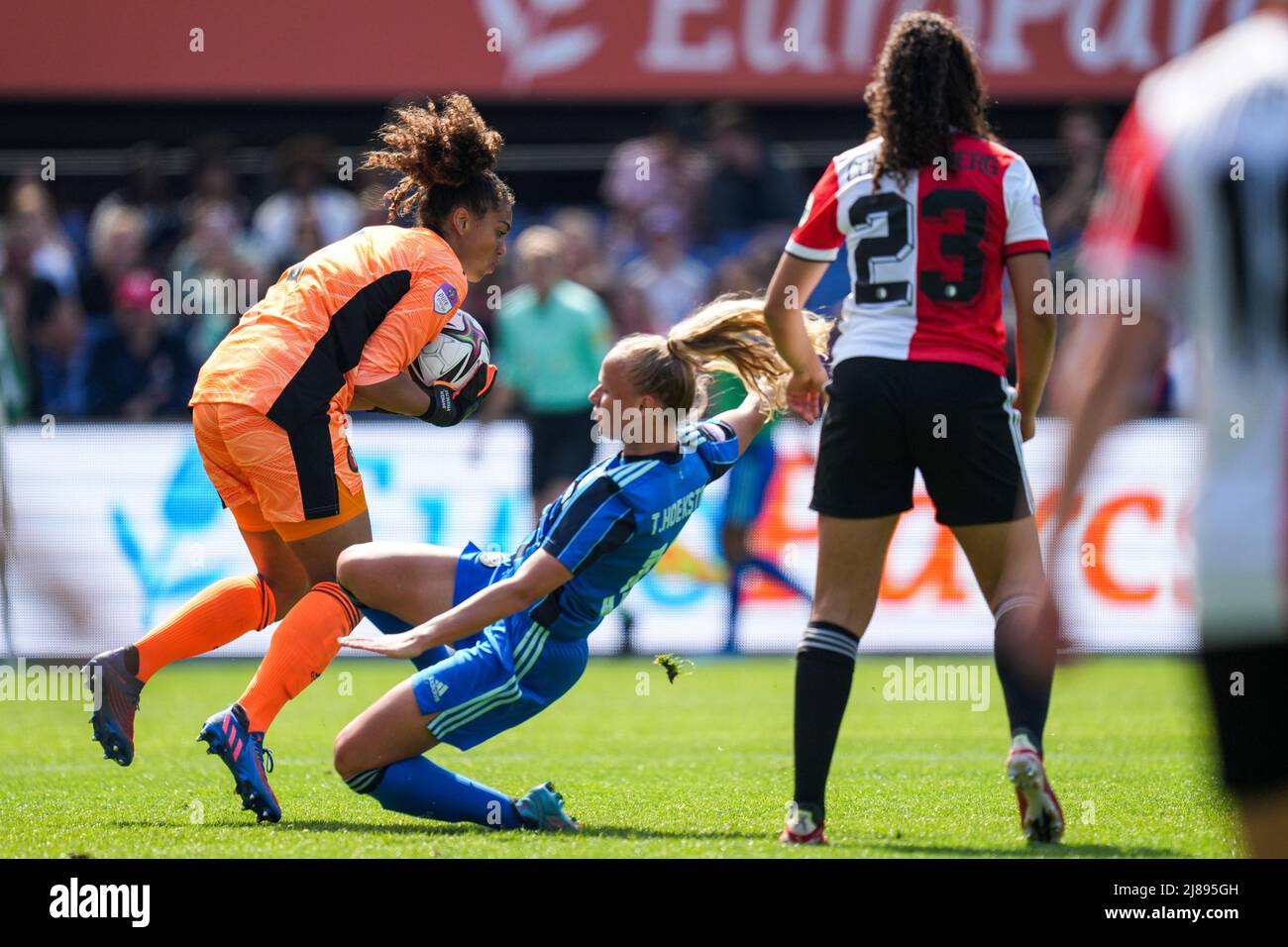 Rotterdam - Goalkeeper Jacintha Weimar of Feyenoord V1, Tiny Hoekstra ...