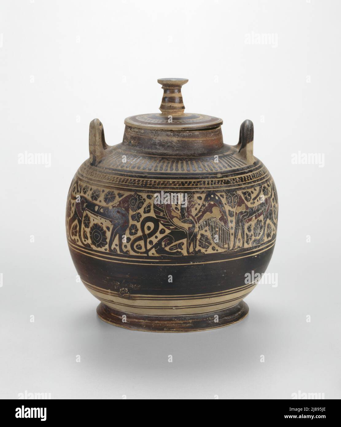 Terracotta pyxis hi-res stock photography and images - Alamy