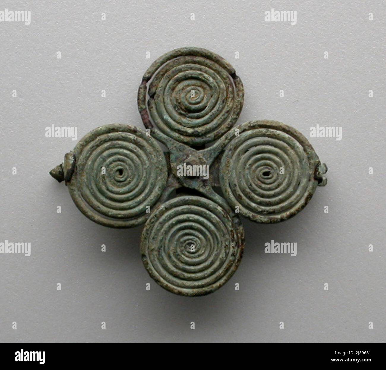 Fibula garment pin hi-res stock photography and images - Alamy