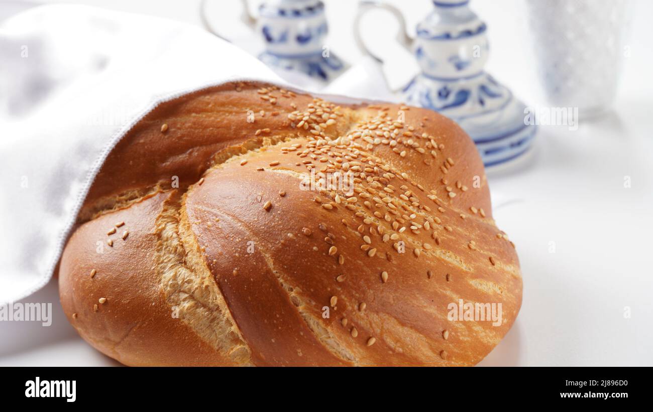 Shabbat candles challah wine hi-res stock photography and images - Alamy