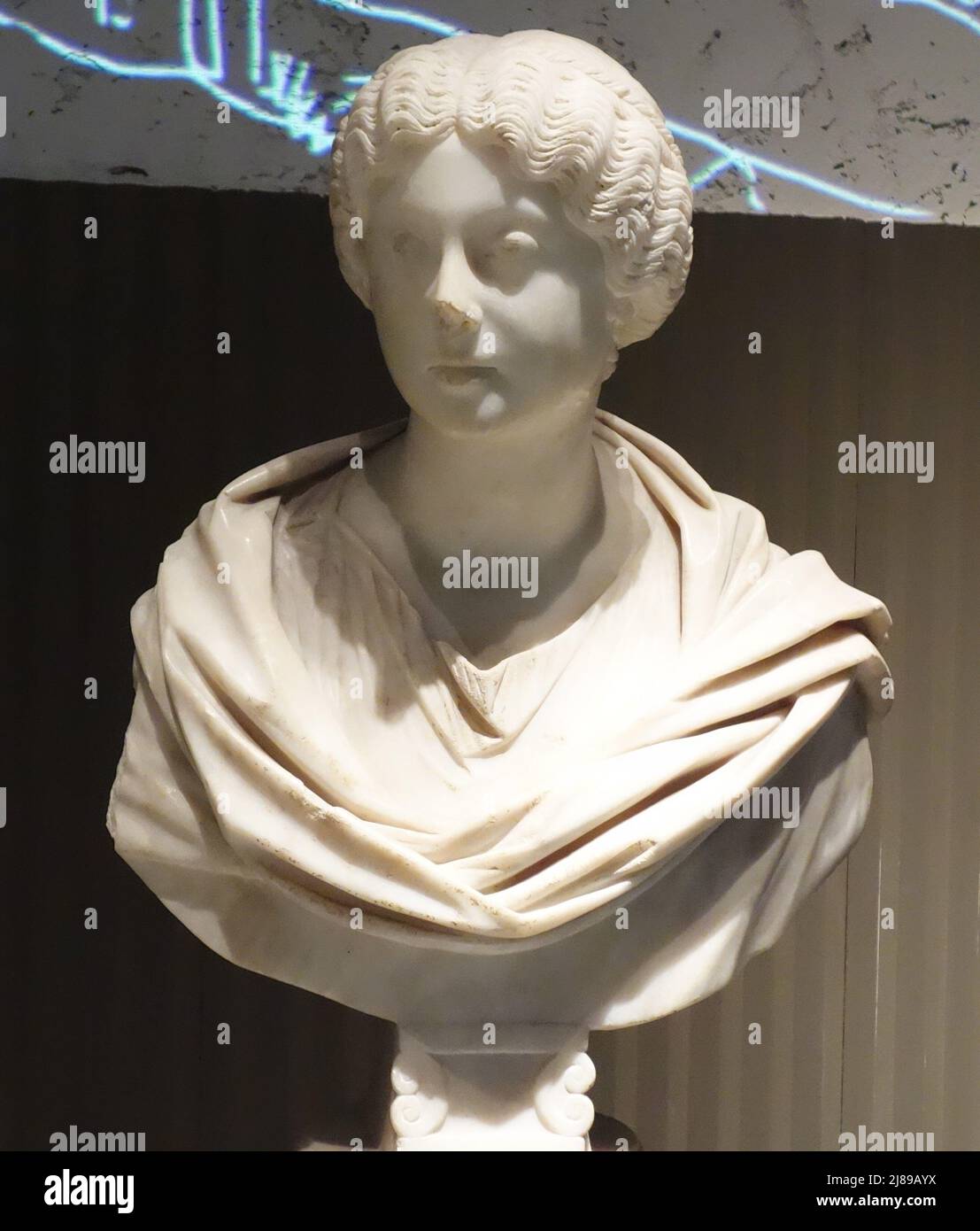 Istambul Airport Museum, the largest airport Museum in the world. Bust ...