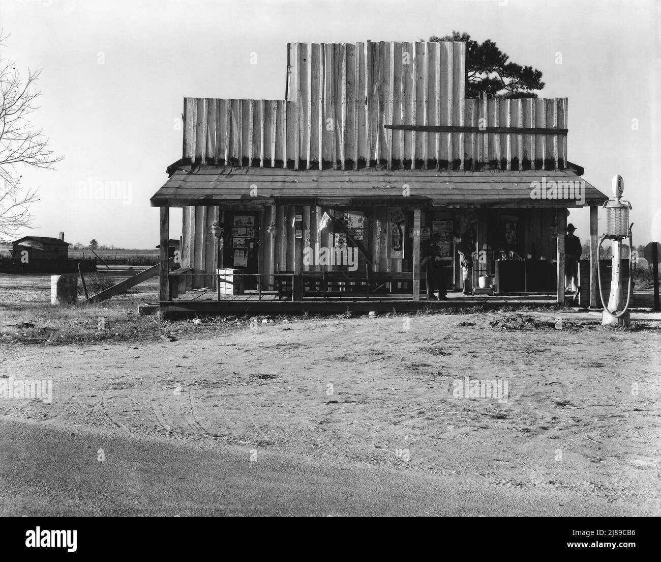 Store with false front. Vicinity of Selma, Alabama Stock Photo - Alamy