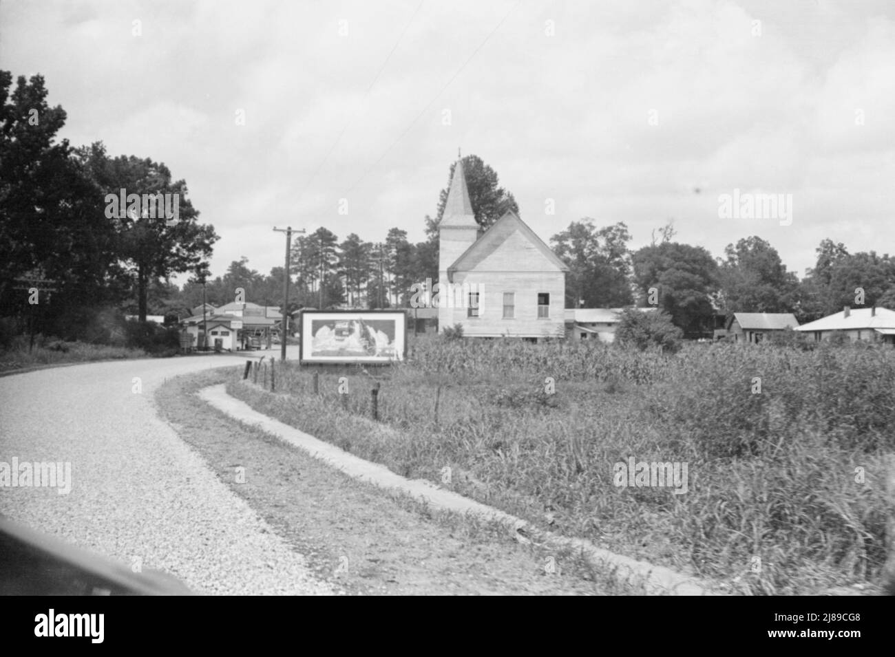 Roadside scene, Alabama. Approach to Moundville Stock Photo - Alamy