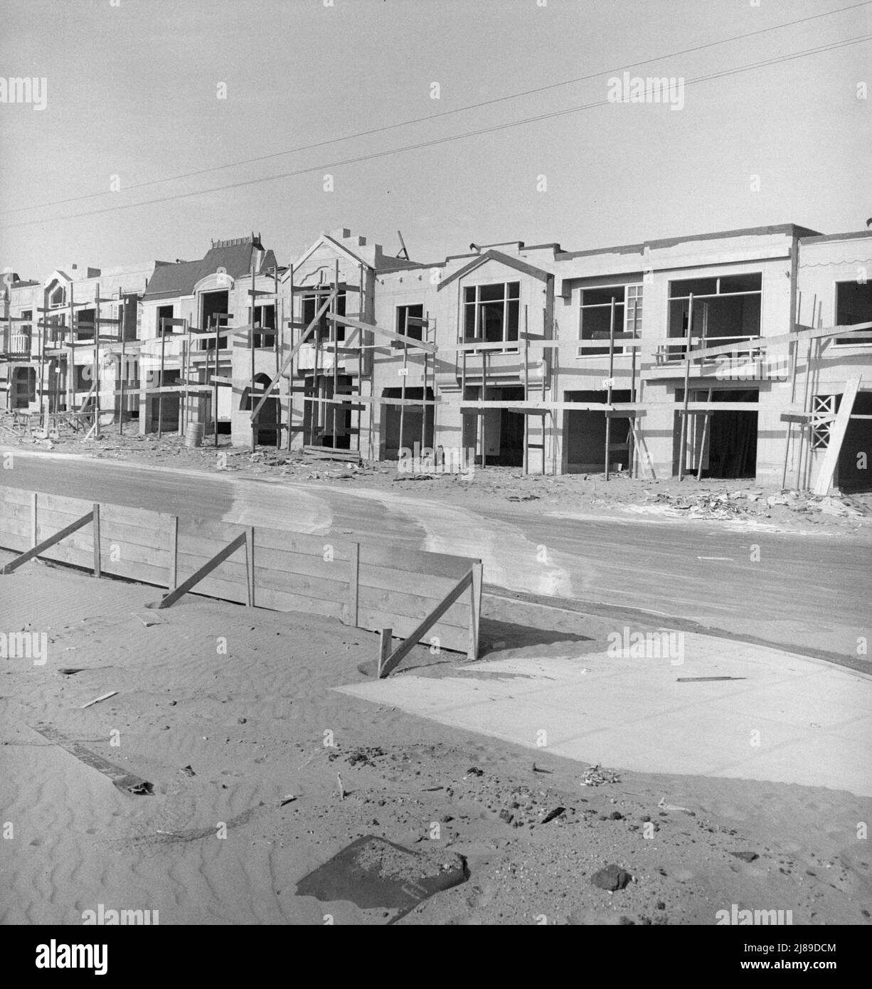 Modern architecture 1930s Black and White Stock Photos & Images - Alamy