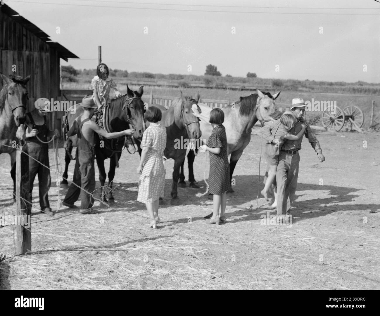 Children team building outdoors Black and White Stock Photos & Images ...