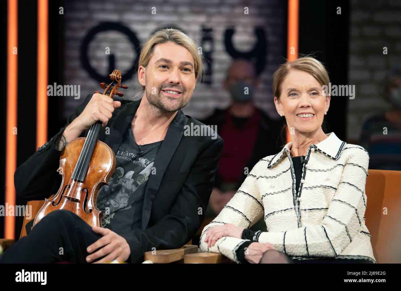 10 May 2022, Bremen: David Garrett and Dove Bongartz sit in the studio ...