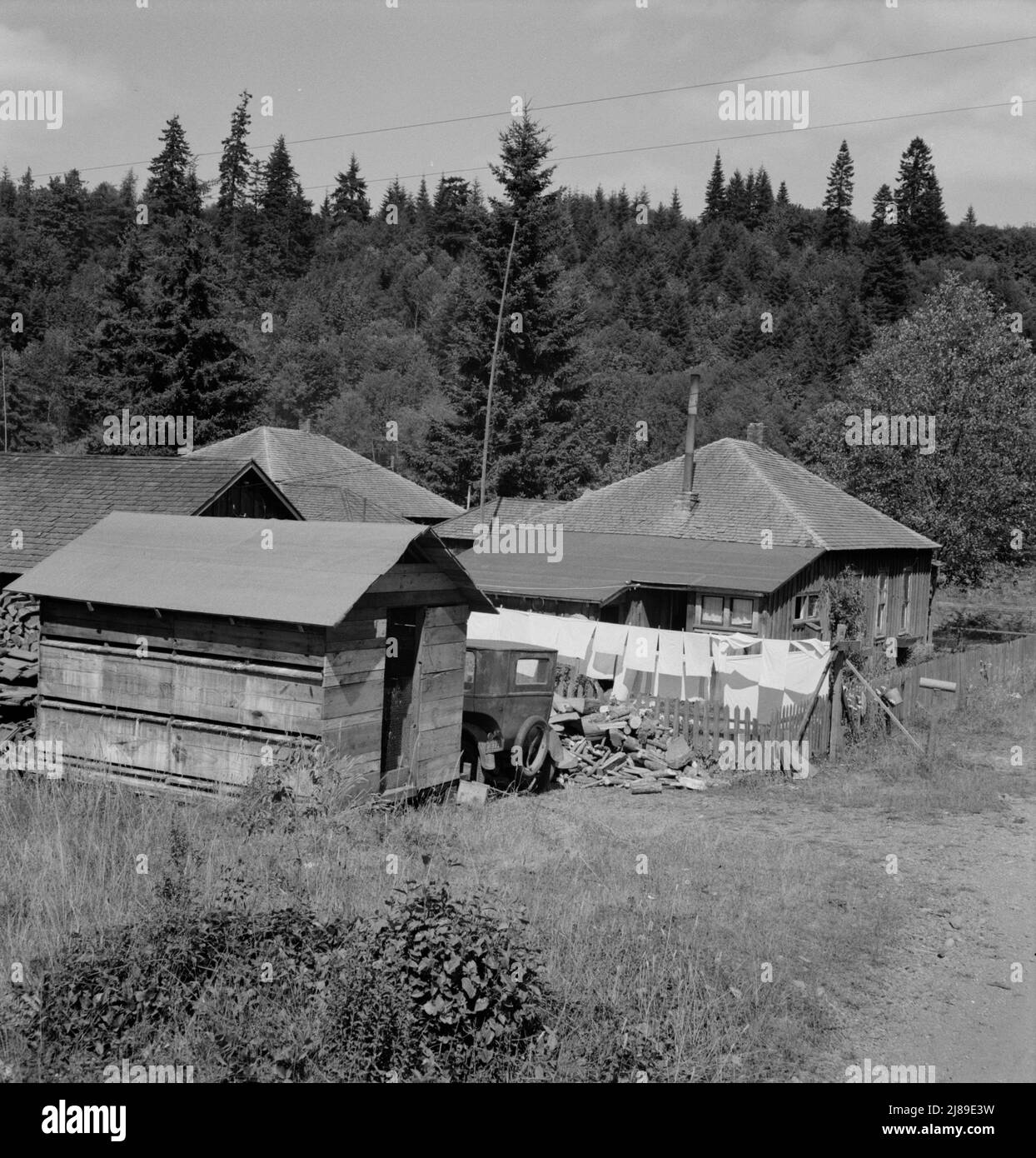 Wpa workers building hi-res stock photography and images - Alamy
