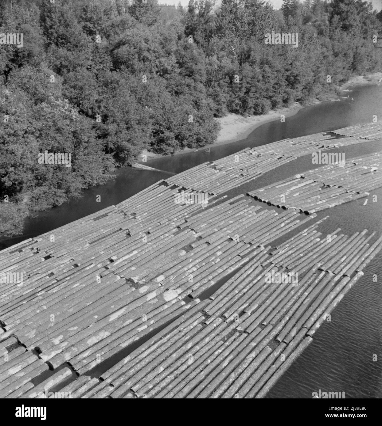 Log rafts hi-res stock photography and images - Alamy