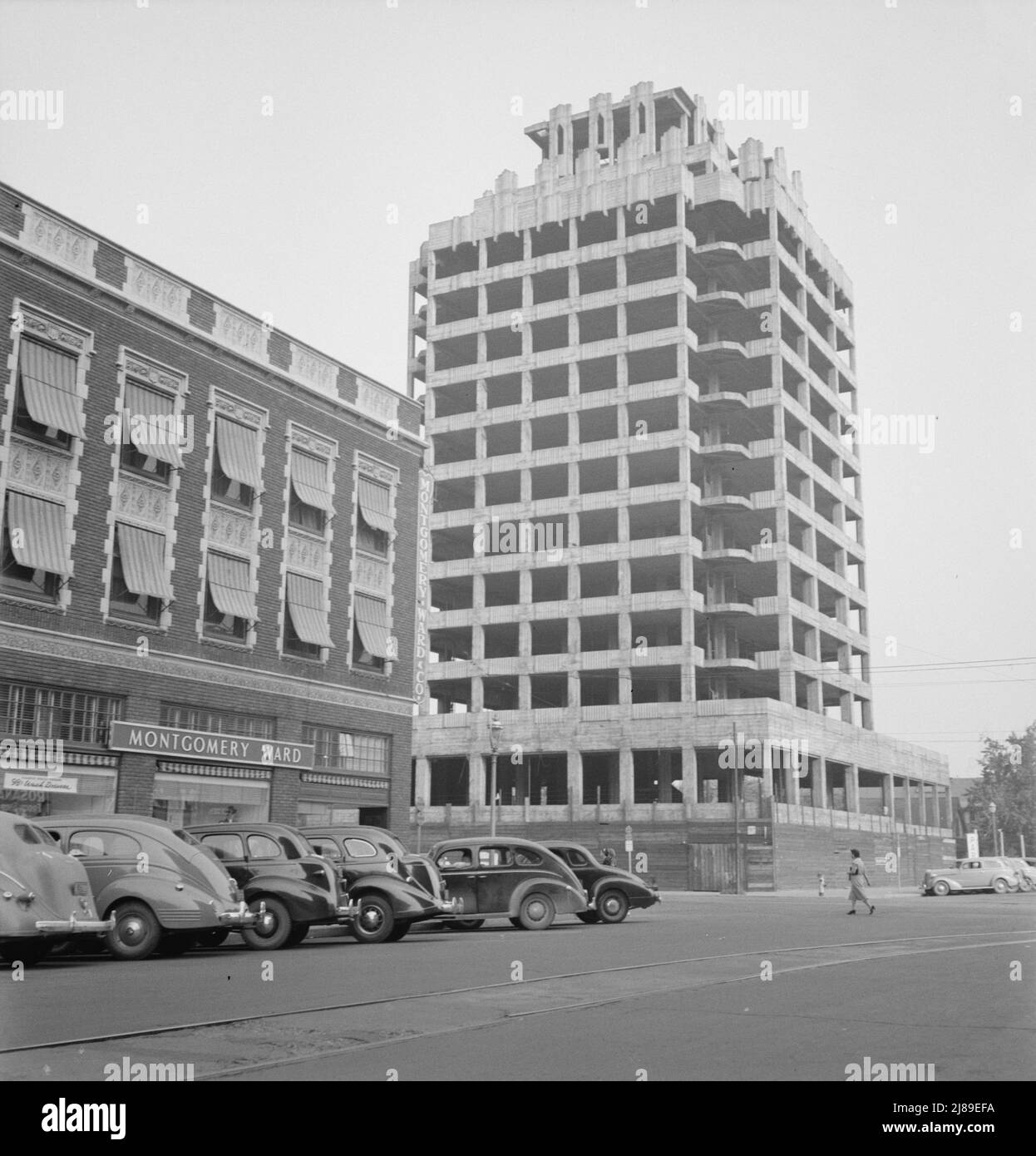 Washington, Yakima. Monument to Depression. Unfinished hotel standing ...