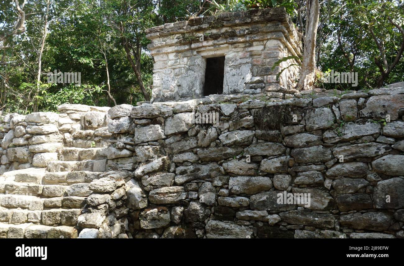 Zona arqueologica xcaret hi-res stock photography and images - Alamy