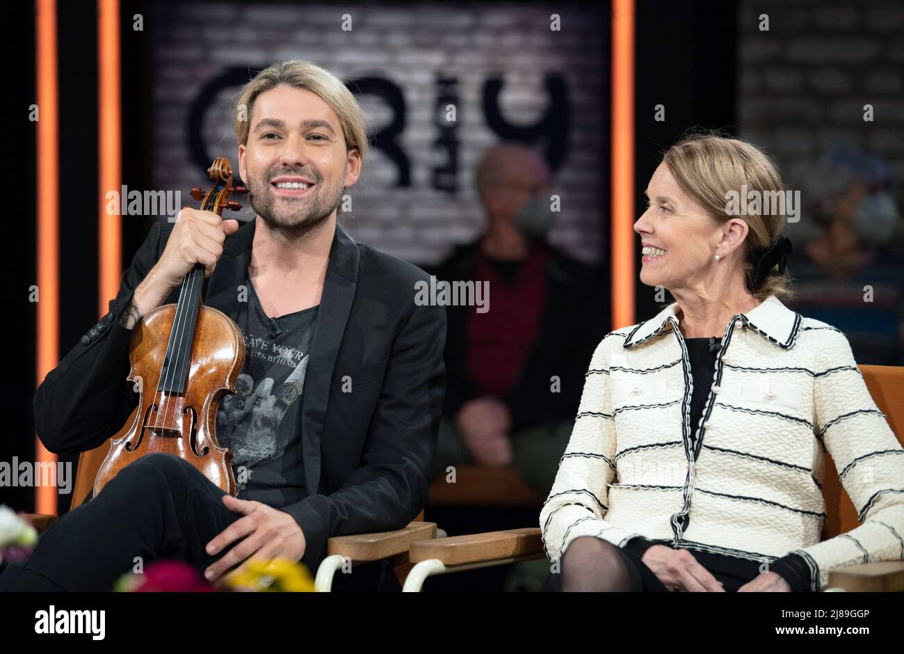 10 May 2022, Bremen: David Garrett and Dove Bongartz sit in the studio ...