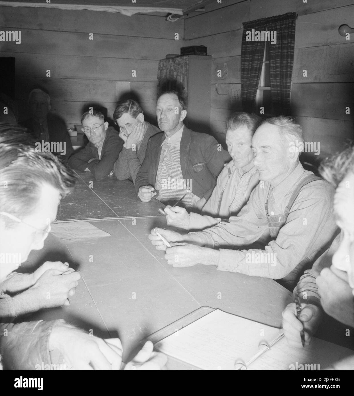 Displaced persons administration hi-res stock photography and images ...