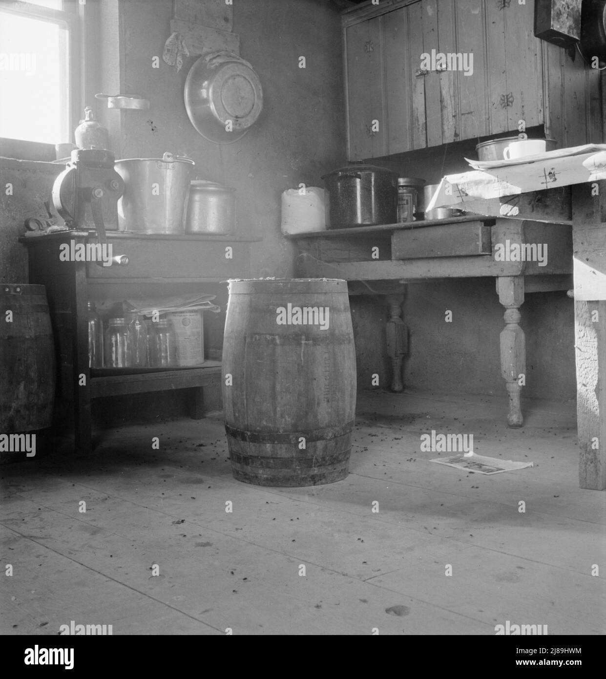 Dugout house Black and White Stock Photos & Images - Alamy