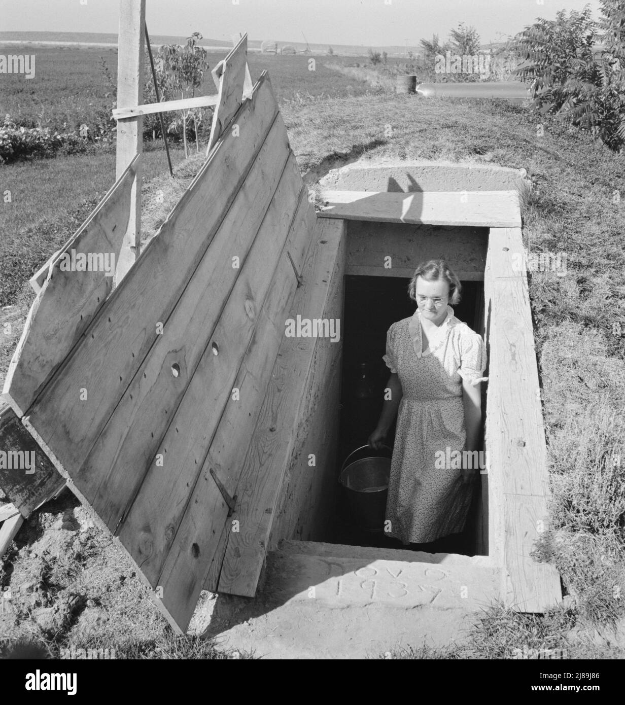 Survivalism and bunker hi-res stock photography and images - Alamy