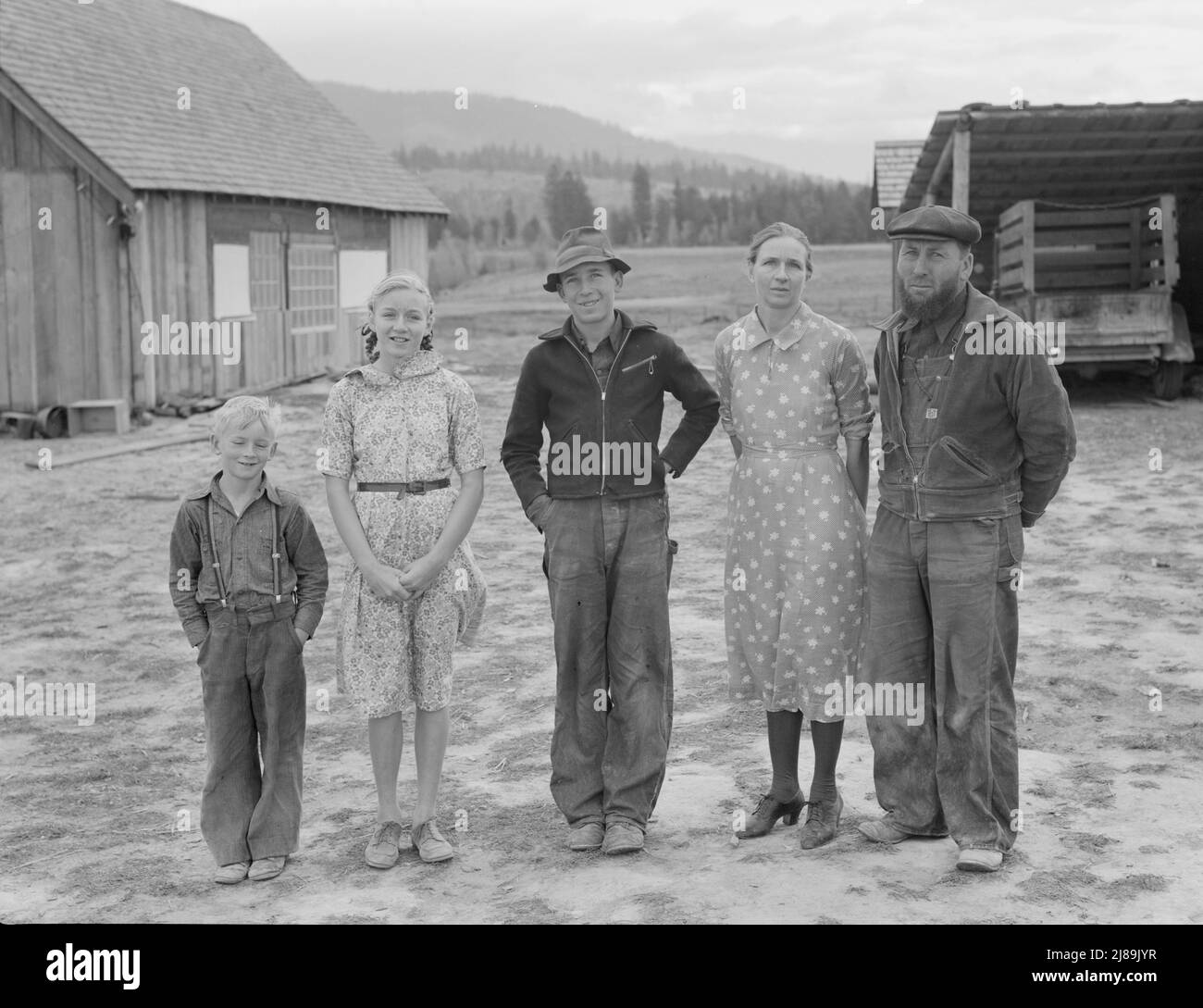 Child truck black girl with dad hi-res stock photography and images - Alamy