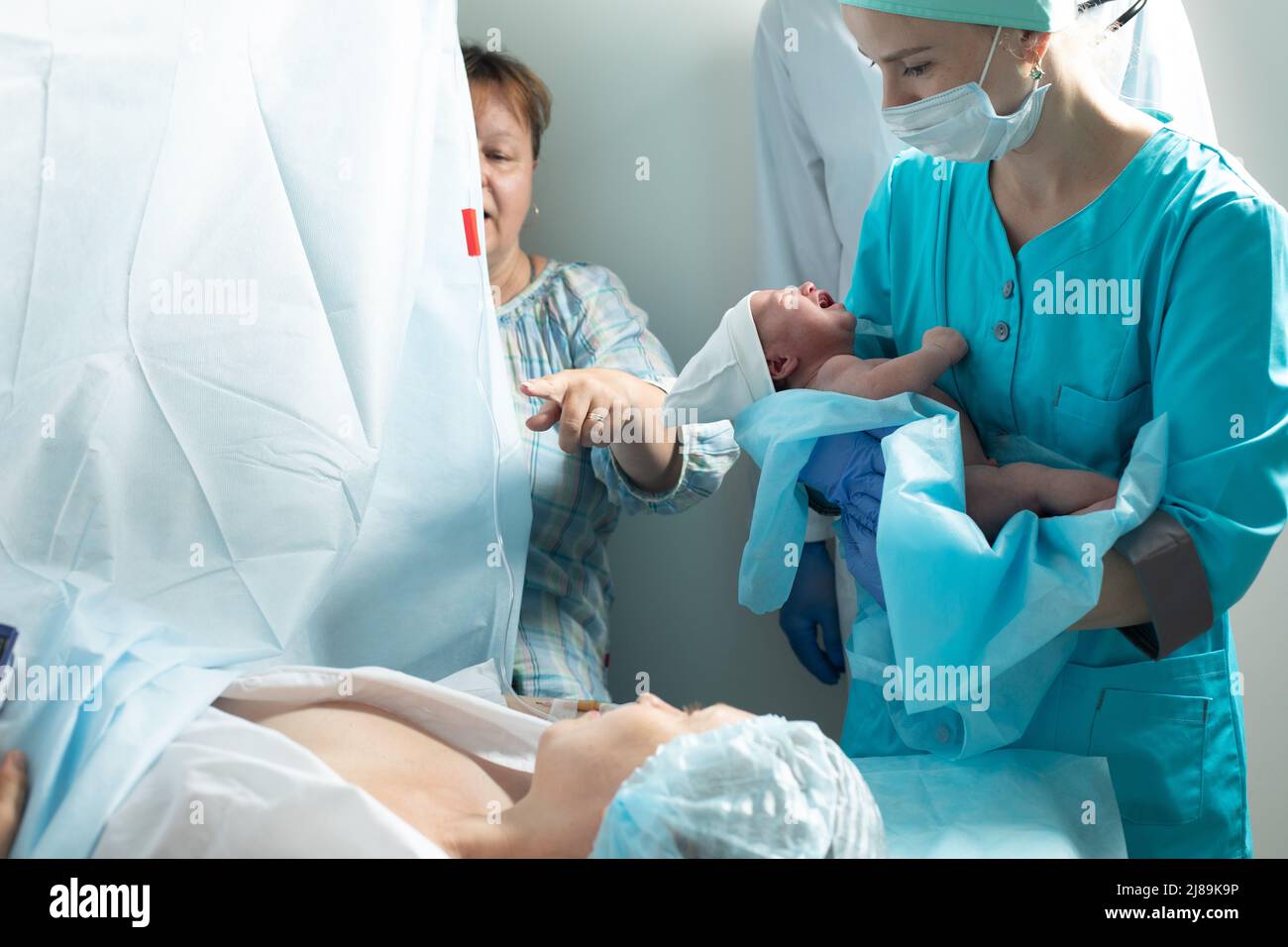 Hospital baby life support hi-res stock photography and images - Alamy