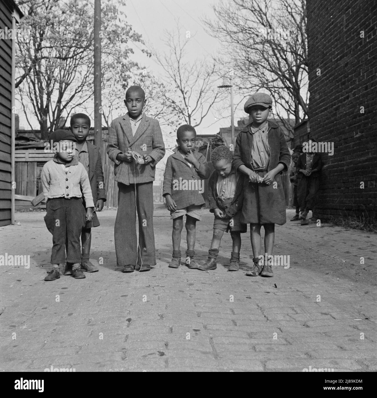 Parks people children Black and White Stock Photos & Images - Alamy