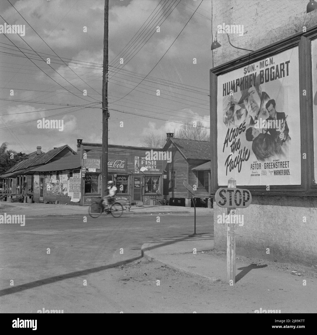 Entertainment shopping scene Black and White Stock Photos & Images - Alamy