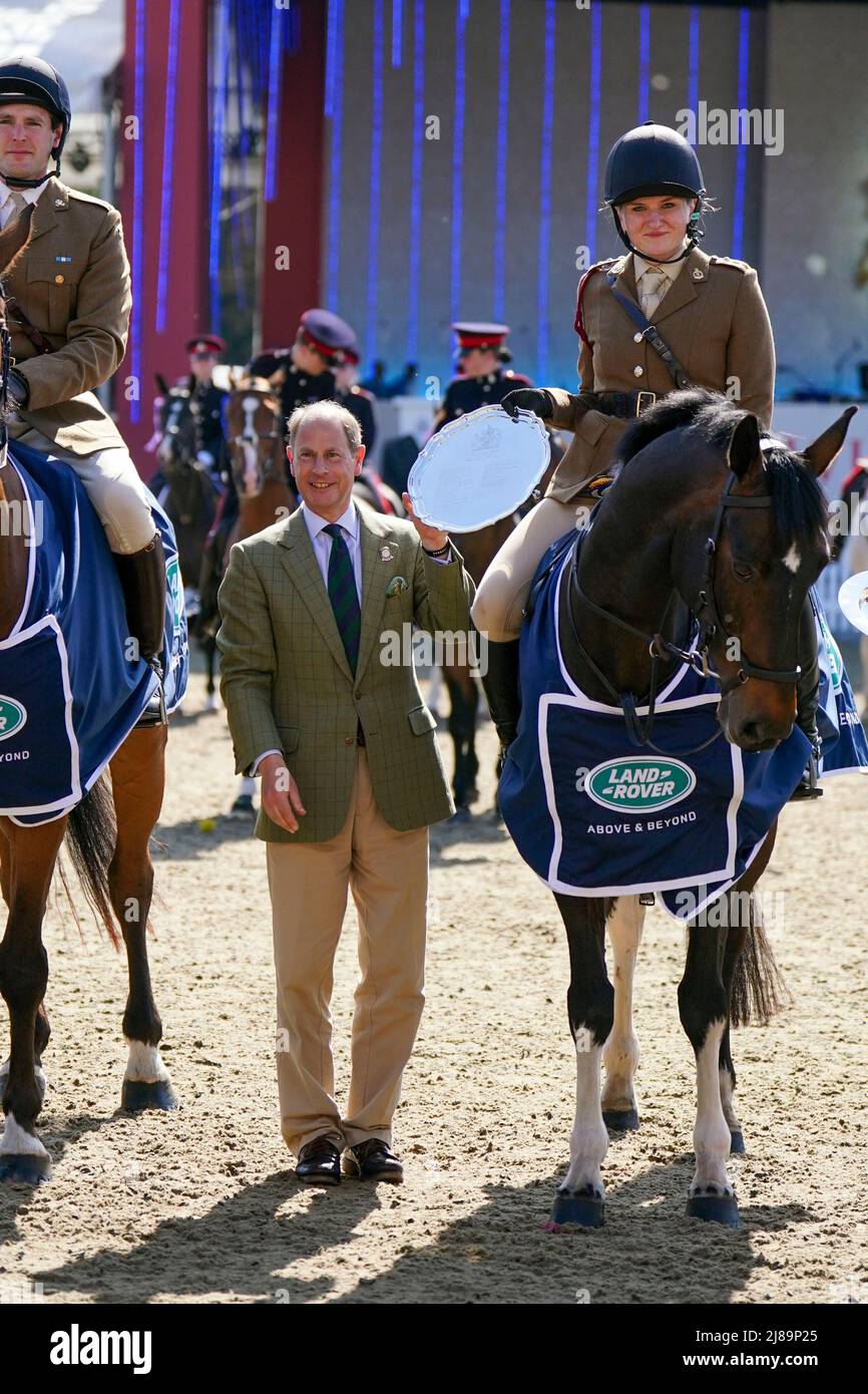 Land rover services team jumping competition hi-res stock photography ...