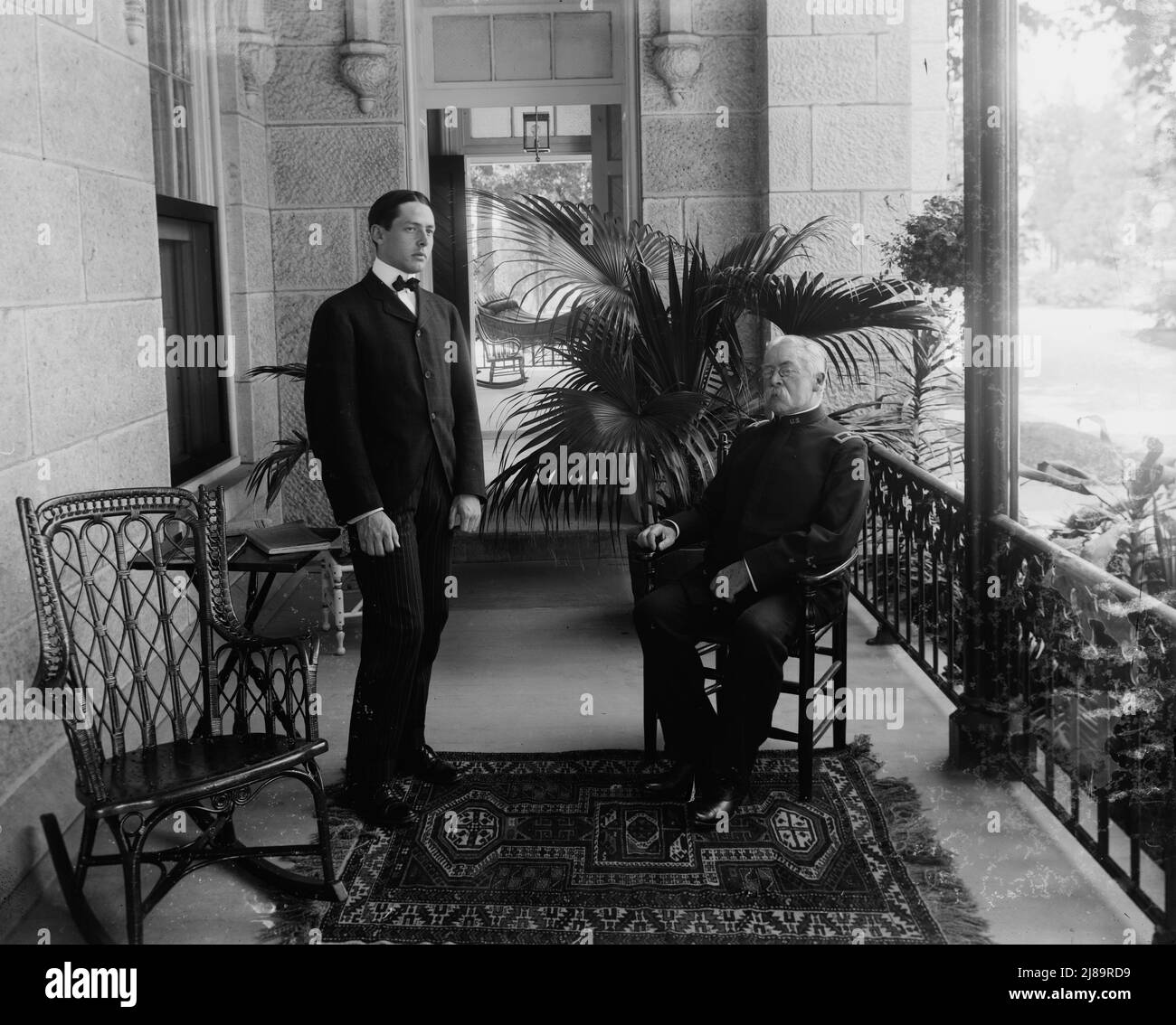Ruggles, Gen. and son (Soldier's Home), between 1890 and 1910 Stock ...