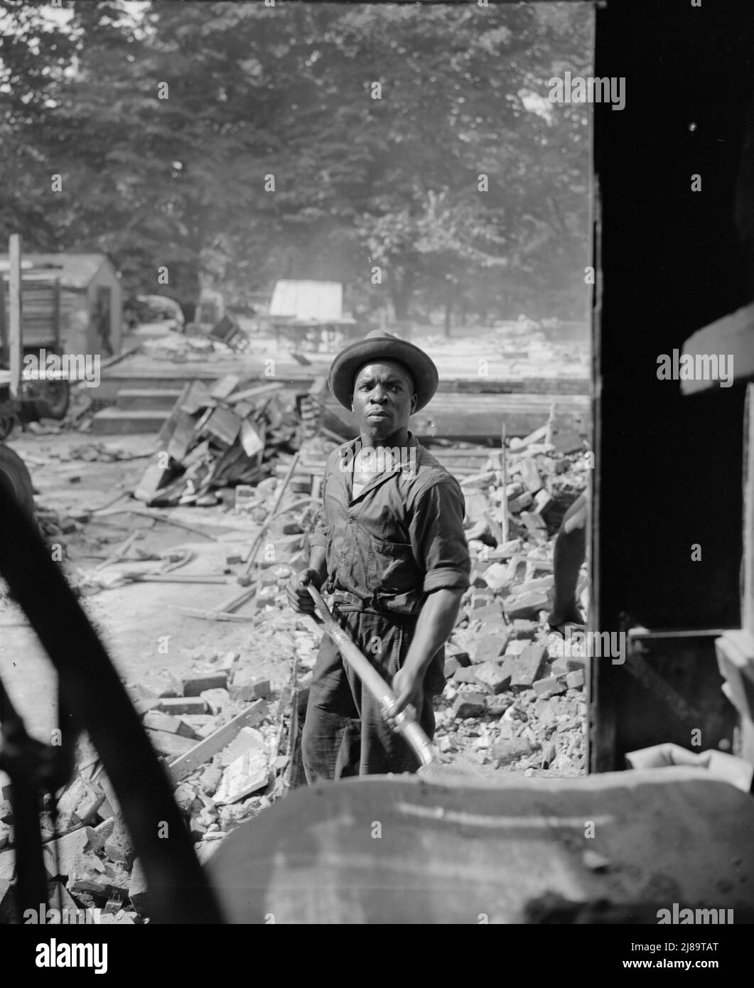 American construction workers work Black and White Stock Photos ...