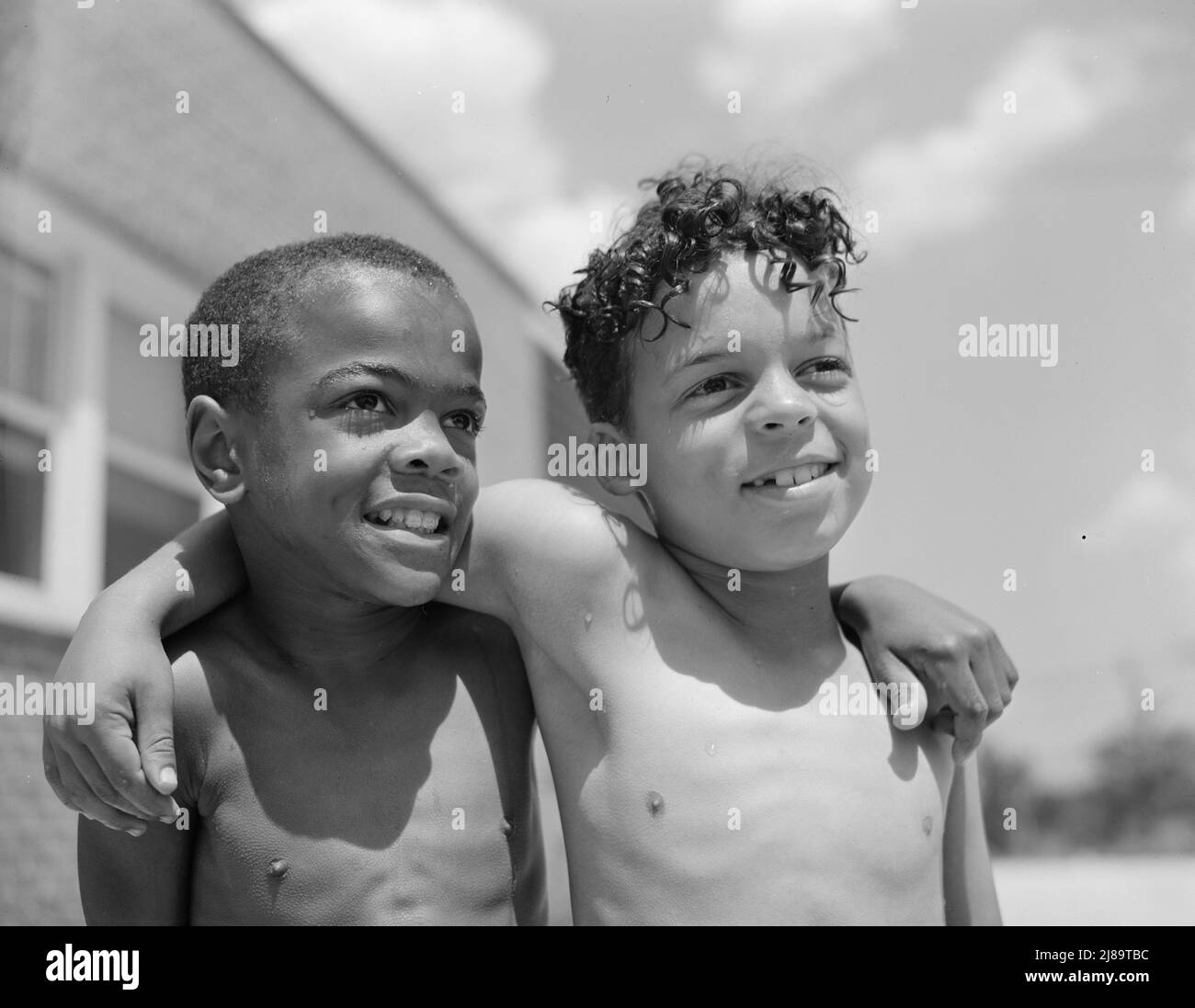 Children friendship 1940s Black and White Stock Photos & Images - Alamy