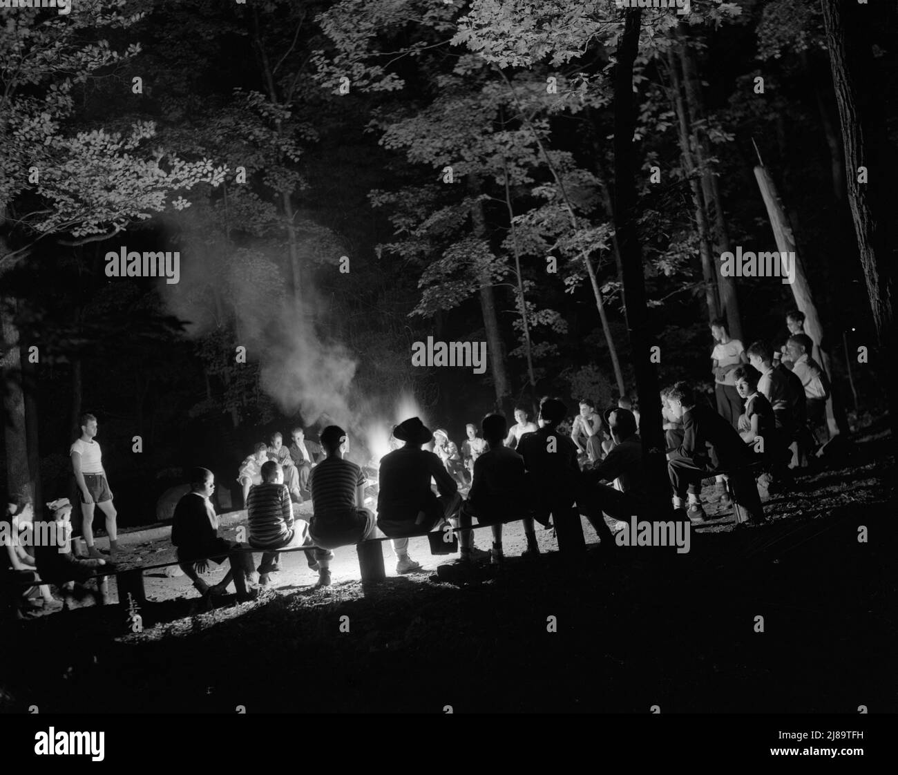 War camp community activities hi-res stock photography and images - Alamy