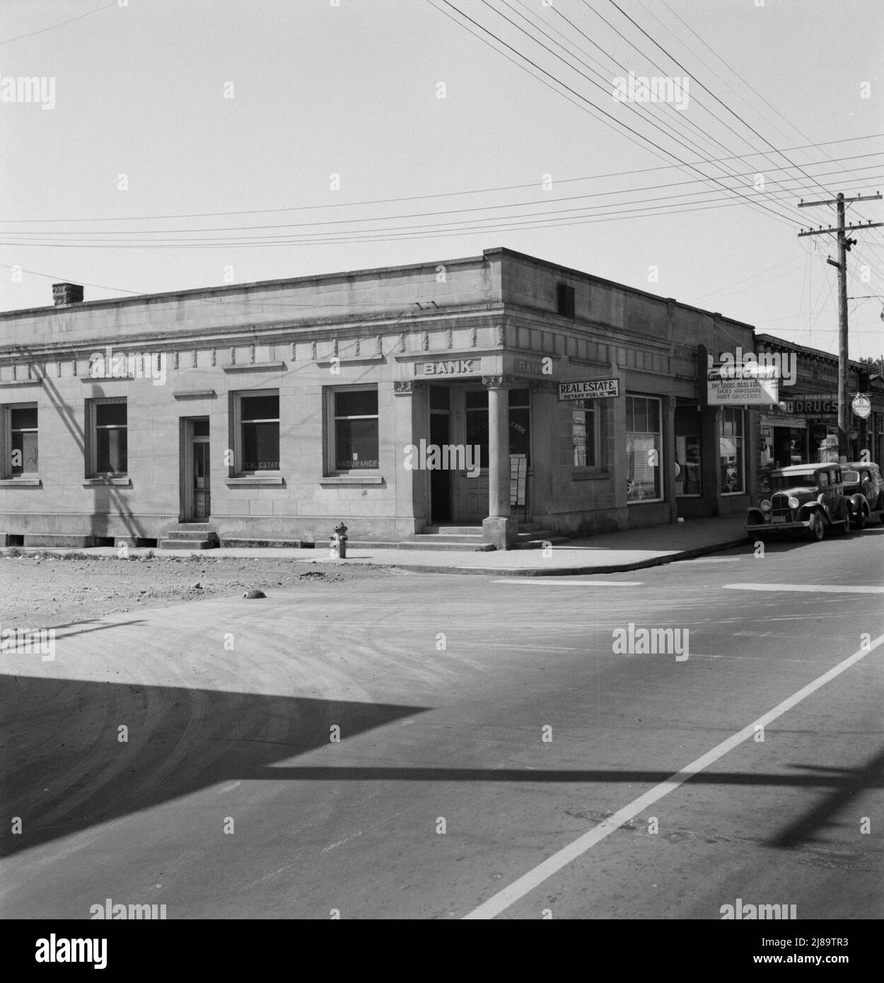Corner main Black and White Stock Photos & Images - Alamy