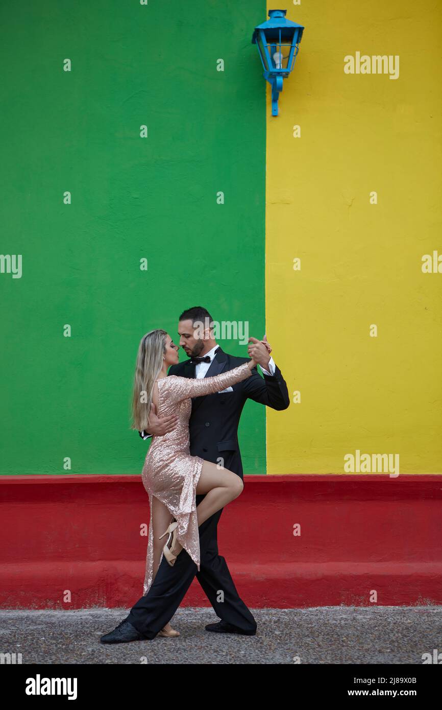 Professional tango dancers performing at Caminito, La Boca. Buenos ...
