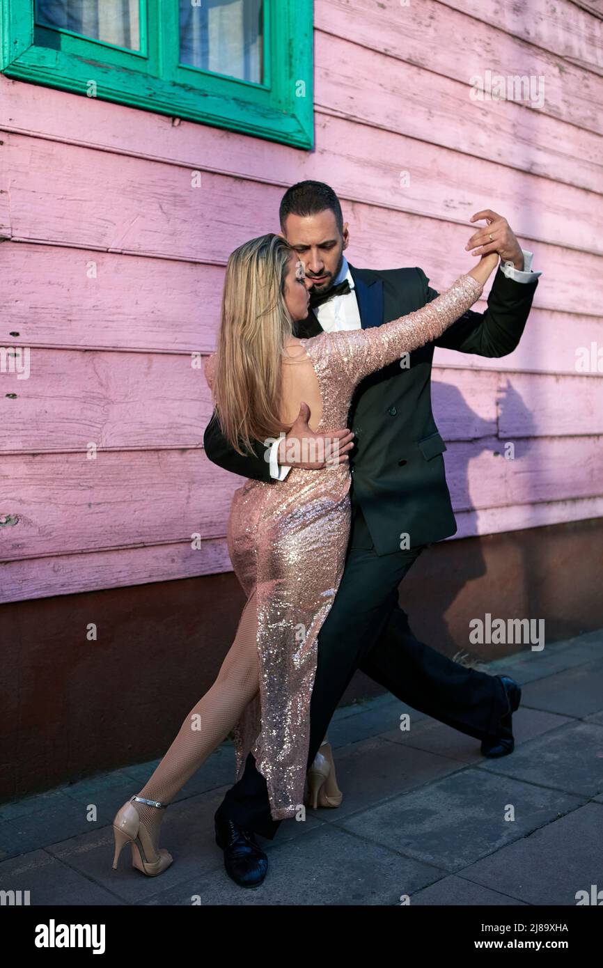 Professional tango dancers performing at Caminito, La Boca. Buenos ...