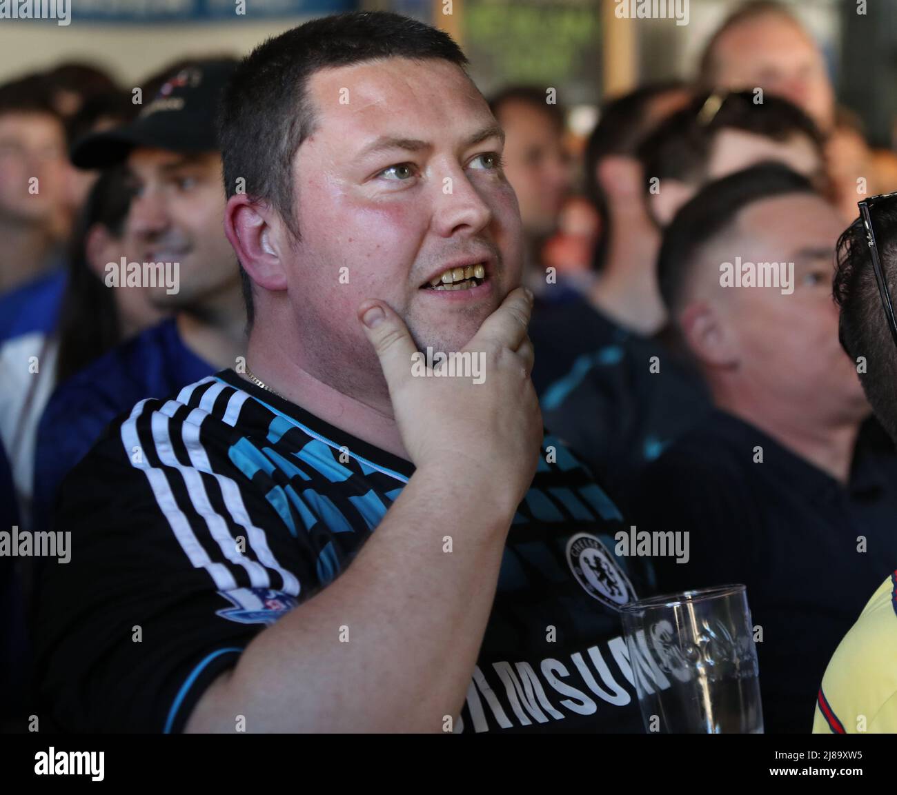 Chelsea fan pub hi-res stock photography and images - Alamy