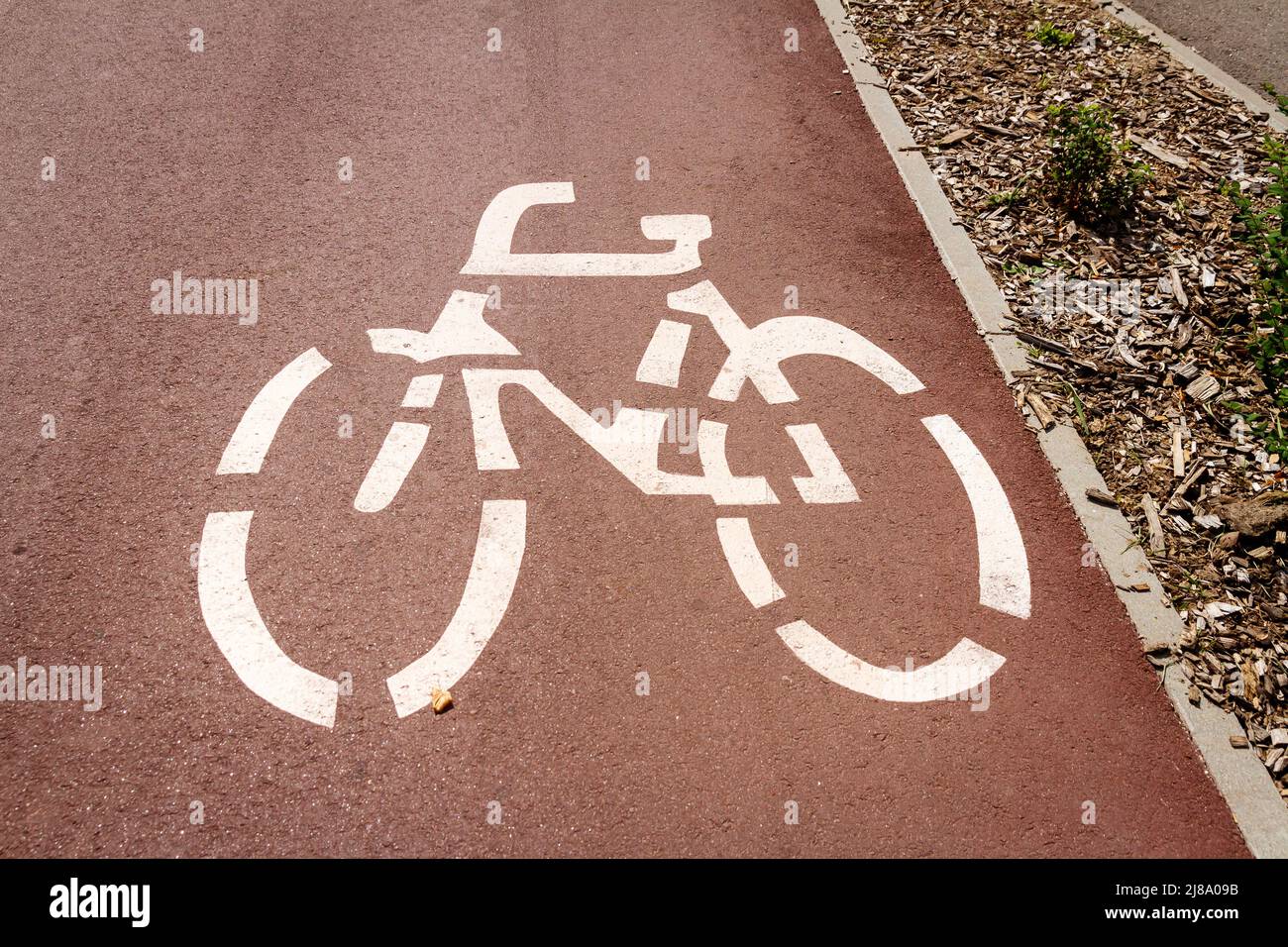 Bicycle lane red route hi-res stock photography and images - Alamy