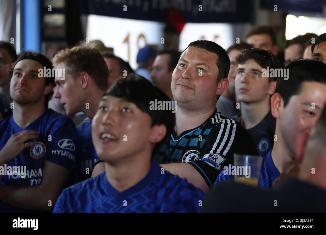 Chelsea pensioner and football hi-res stock photography and images - Alamy