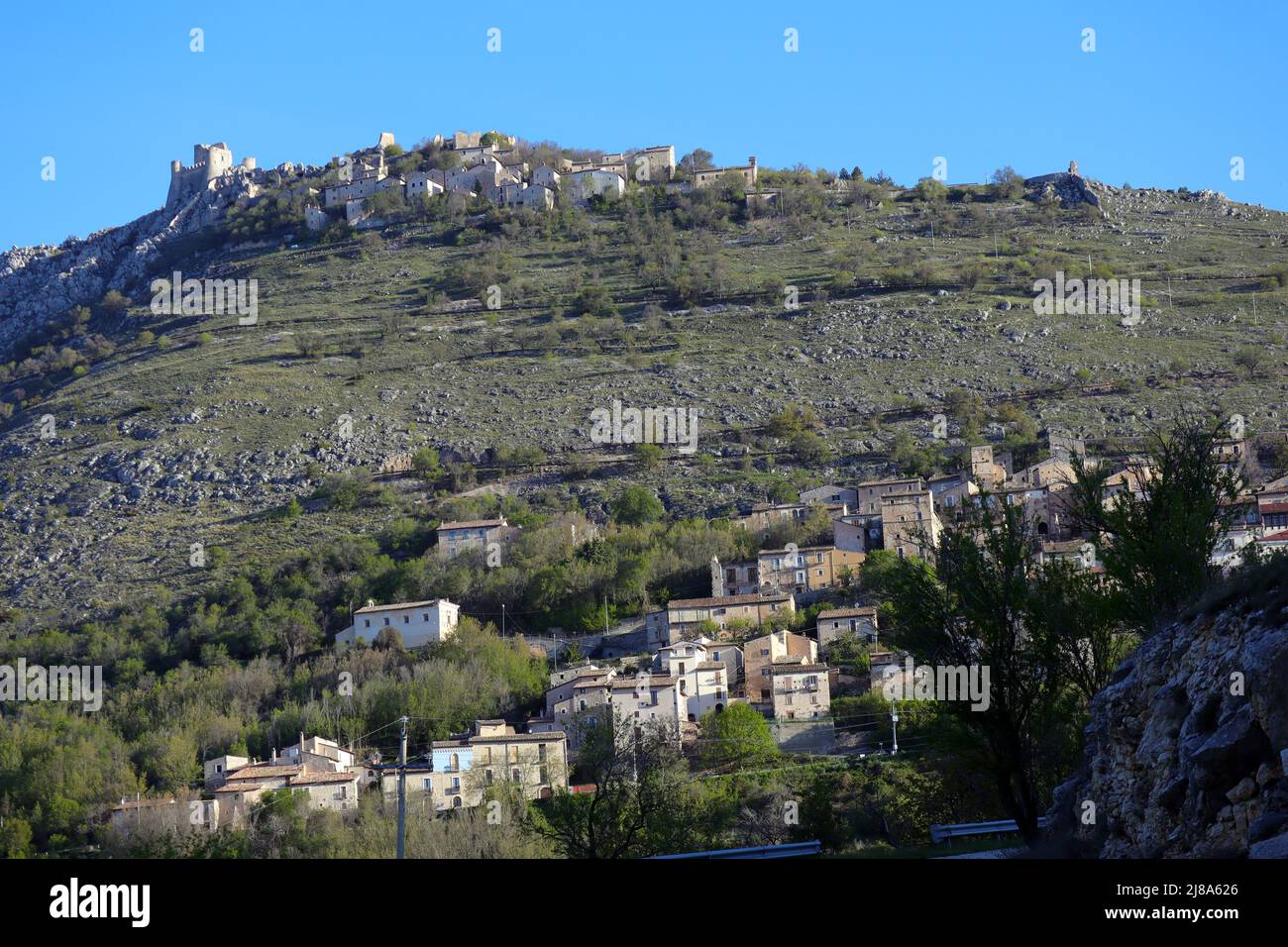 Calascio and Rocca Calascio, mountaintop medieval town with the Castle ...