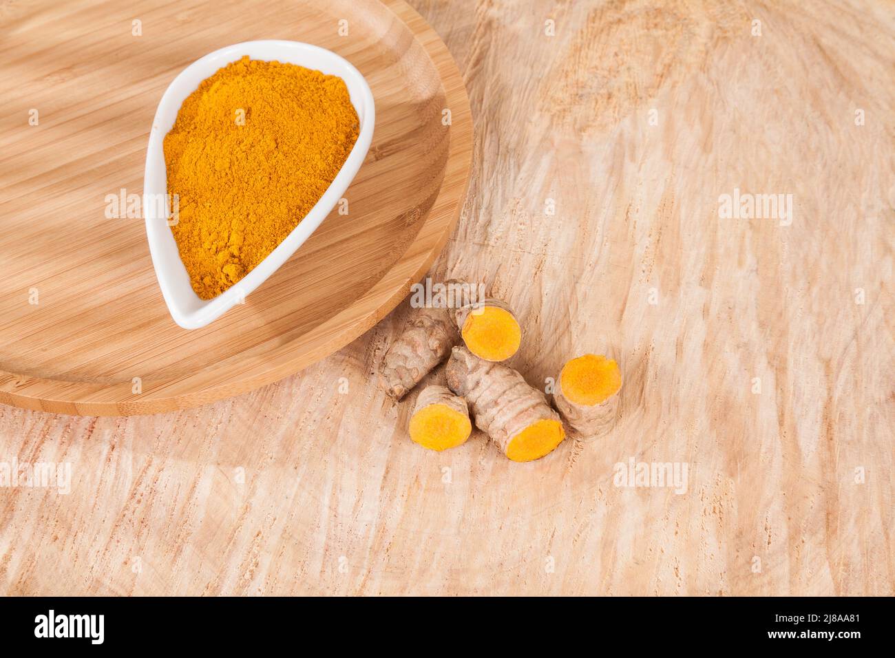 Turmeric - Curcuma longa root and turmeric powder for alternative ...