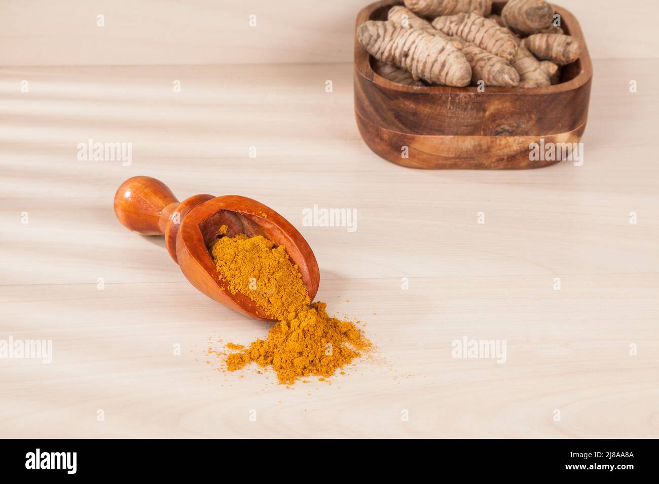 Turmeric - Curcuma longa root and turmeric powder for alternative ...