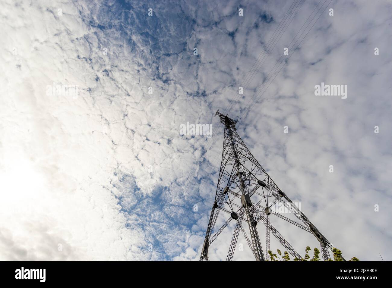 Super pylon carrying electricity over the rivers Severn and Wye at ...
