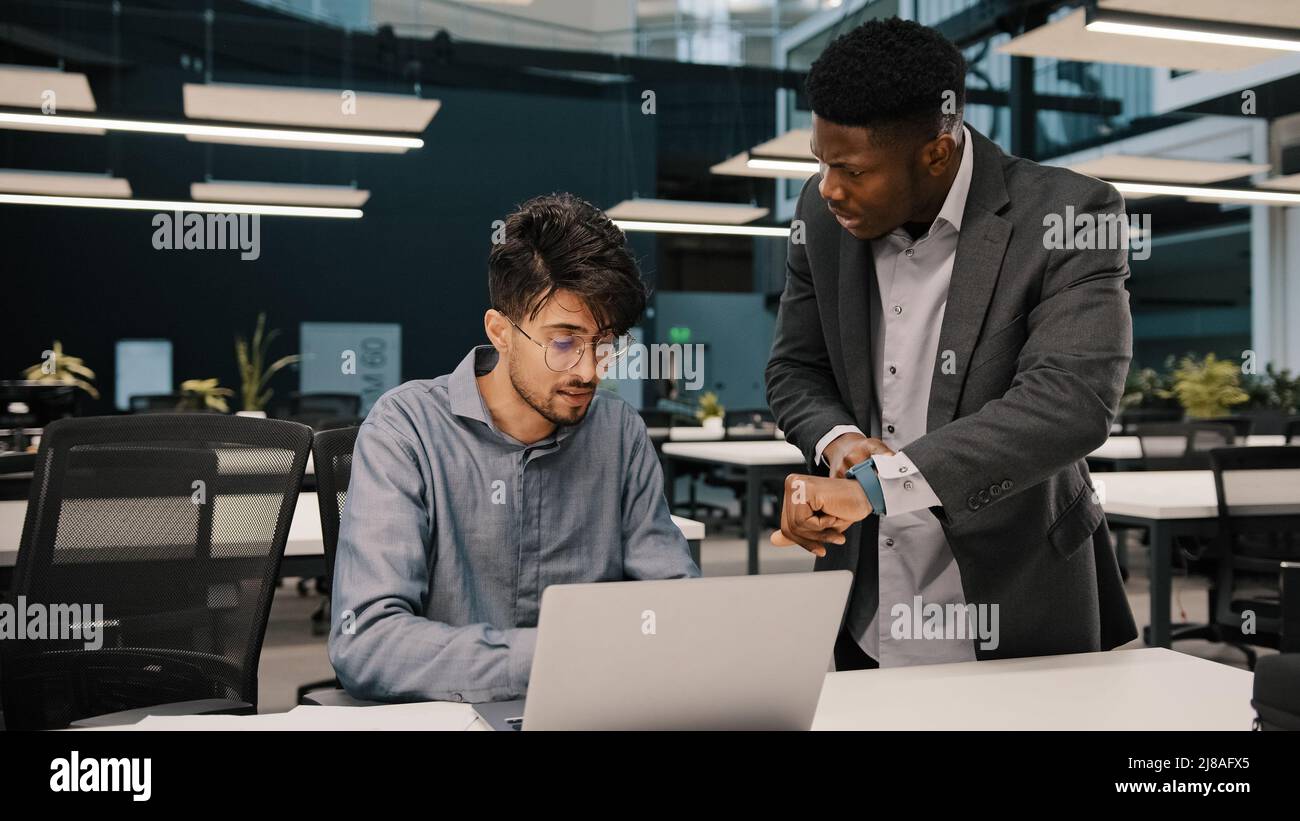 Boss yelling at employee hi-res stock photography and images - Alamy