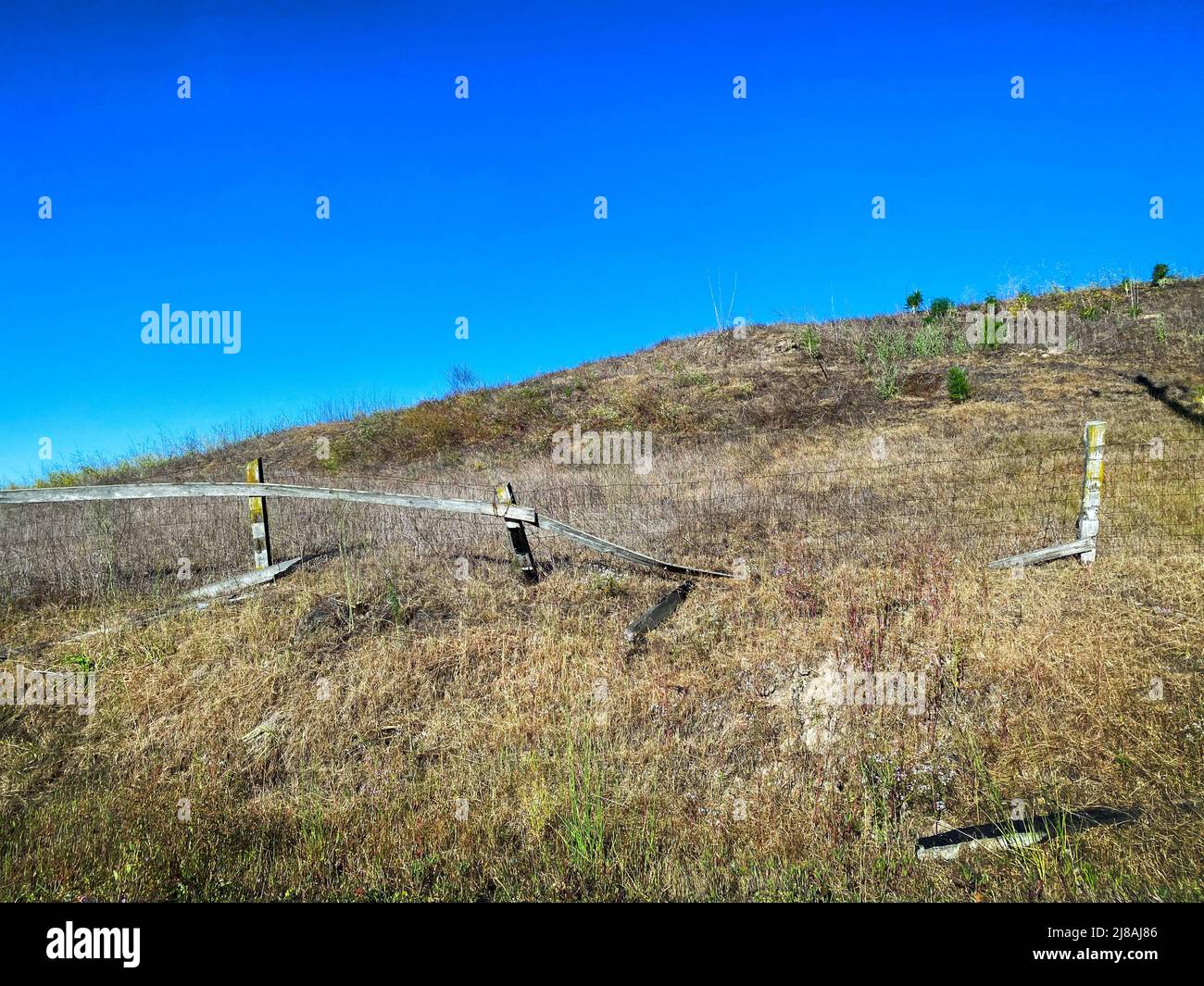 The fence collapsed hi-res stock photography and images - Alamy